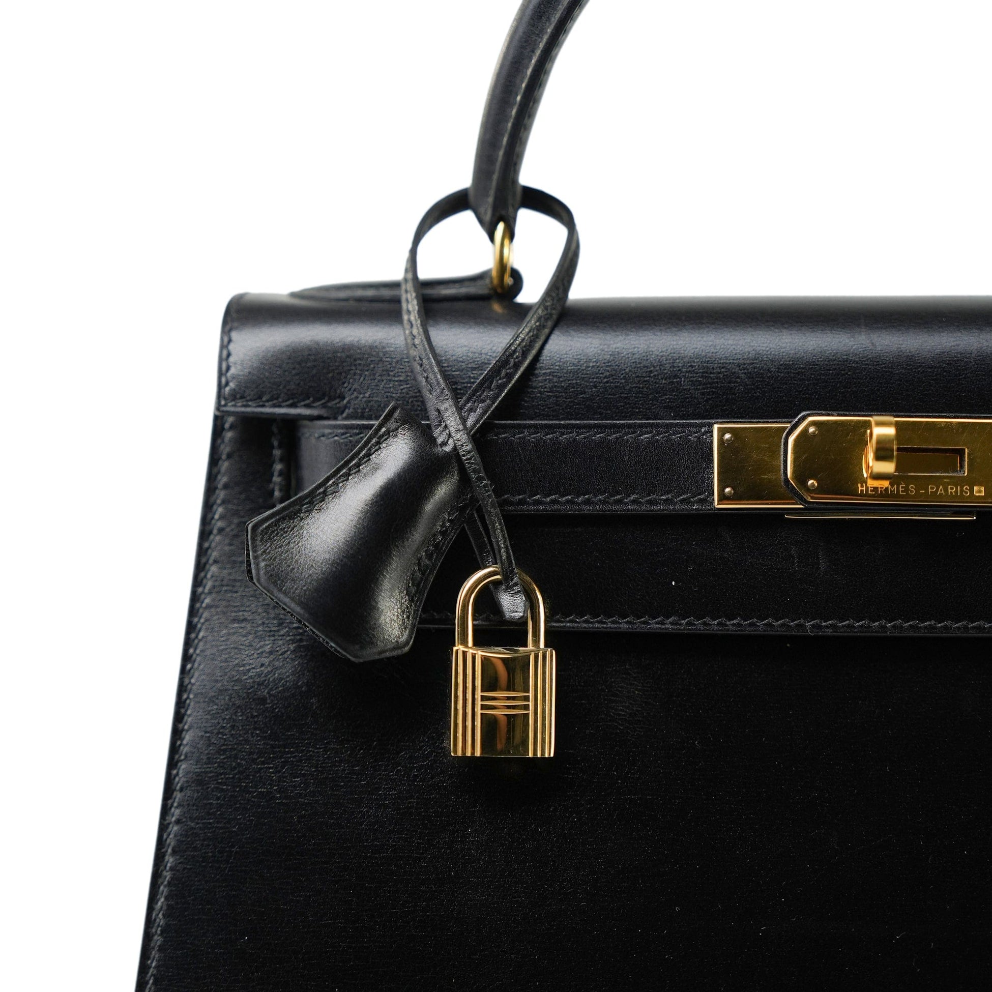Kelly 28 Sellier Black Box Calfskin Gold Plated Y Circle Stamp – REDELUXE
